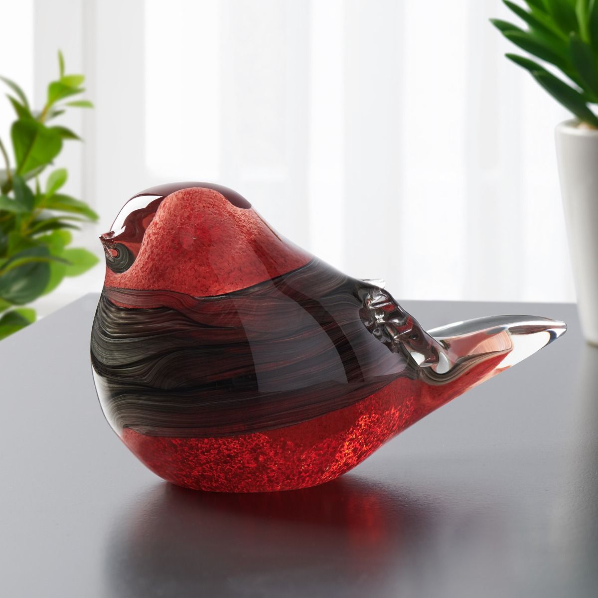 Press-papier en verre rouge et noir en forme d'oiseau par Torre & Tagus ...